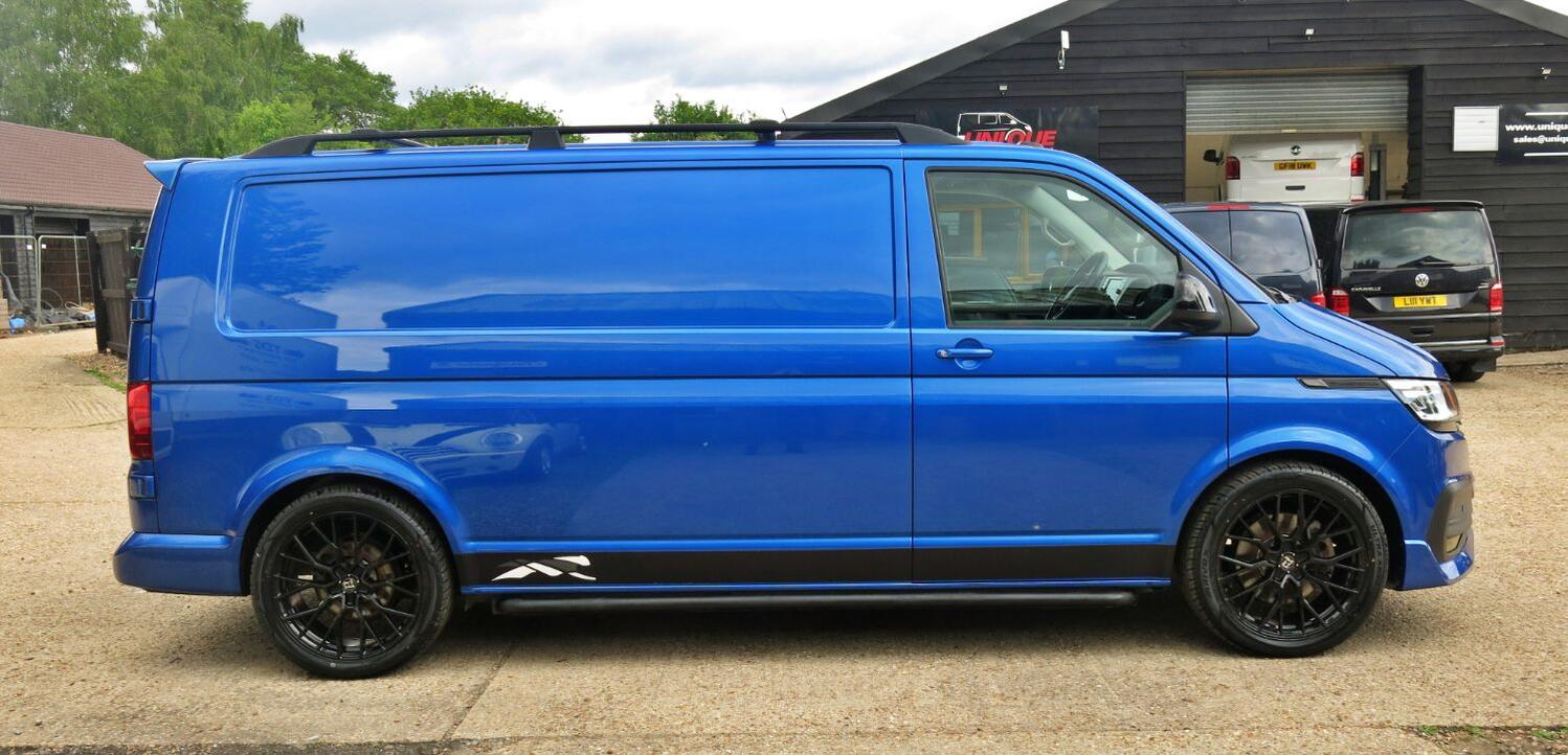 Used VOLKSWAGEN TRANSPORTER 2021 Blue for sale - £20995 +VAT in Hook ...