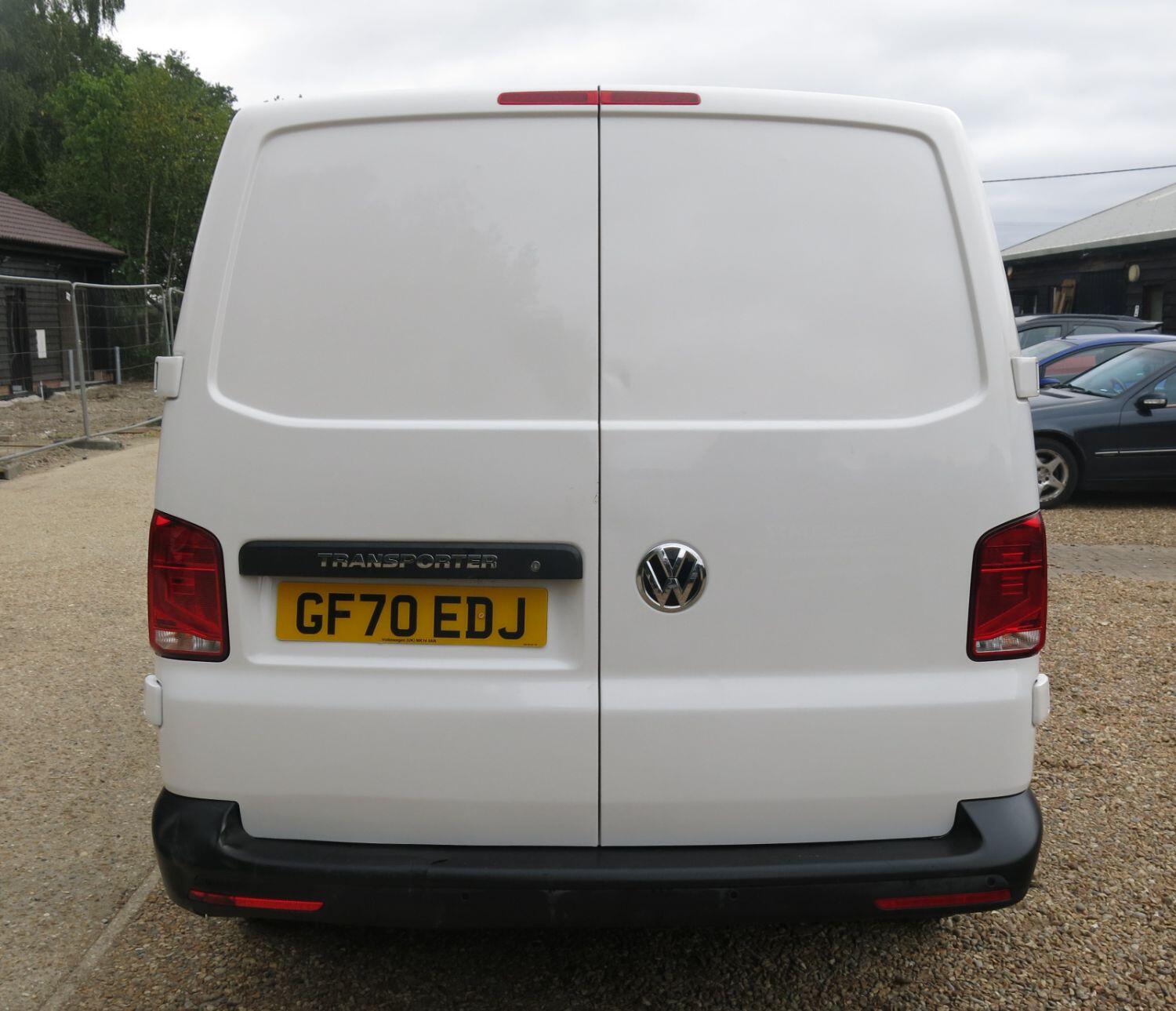 Used VOLKSWAGEN TRANSPORTER 2020 White for sale - £12495 +VAT in Hook ...
